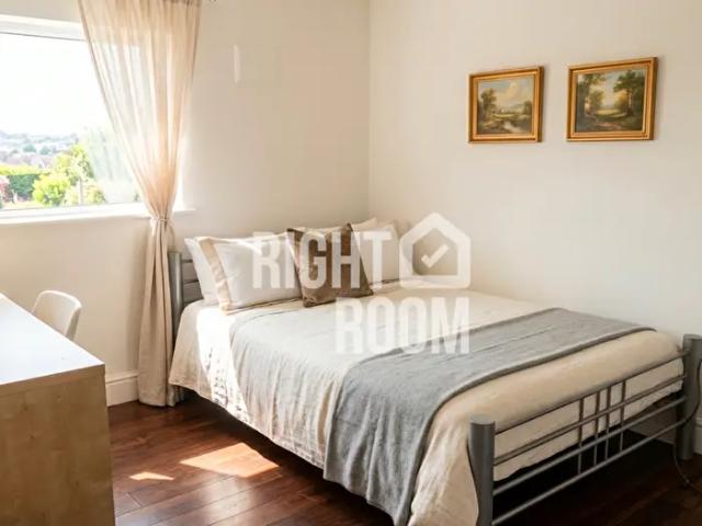 4 Bedroom Semi Detached House To Rent In Four Bedroom House, Alan Moss Road, LE11
