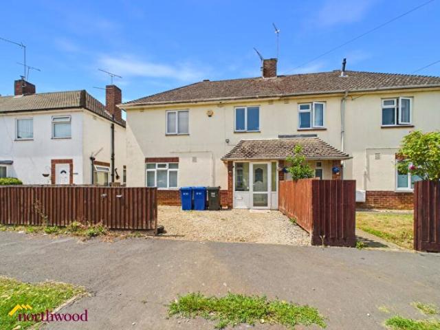 4 Bedroom Semi Detached House To Rent In Greys Close, Banbury, OX16
