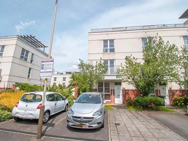 4 Bedroom Semi Detached House To Rent In Helmdon Road, Leicester, LE2
