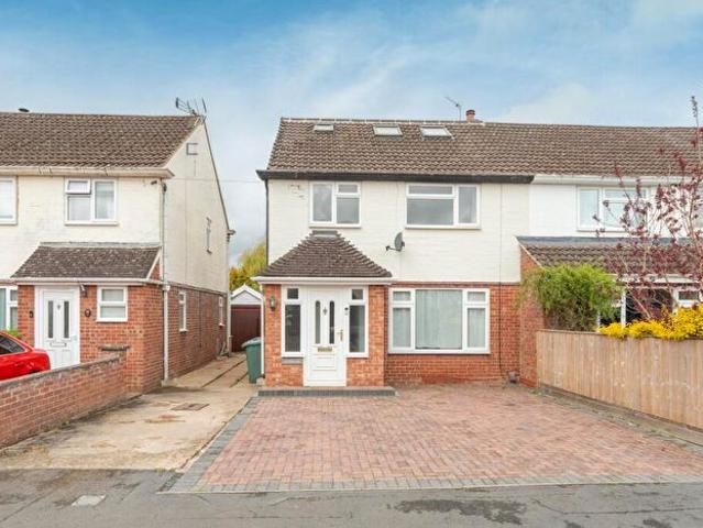 4 Bedroom Semi Detached House To Rent In Laburnum Crescent, Kidlington, Oxfordshire, OX5