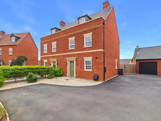 4 Bedroom Semi Detached House To Rent In Pontefract Avenue, Towcester, NN12