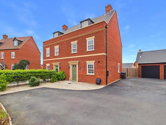 4 Bedroom Semi Detached House To Rent In Pontefract Avenue, Towcester, NN12