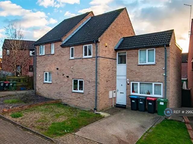 4 Bedroom Semi Detached House To Rent In Robertson Close, Milton Keynes, MK5