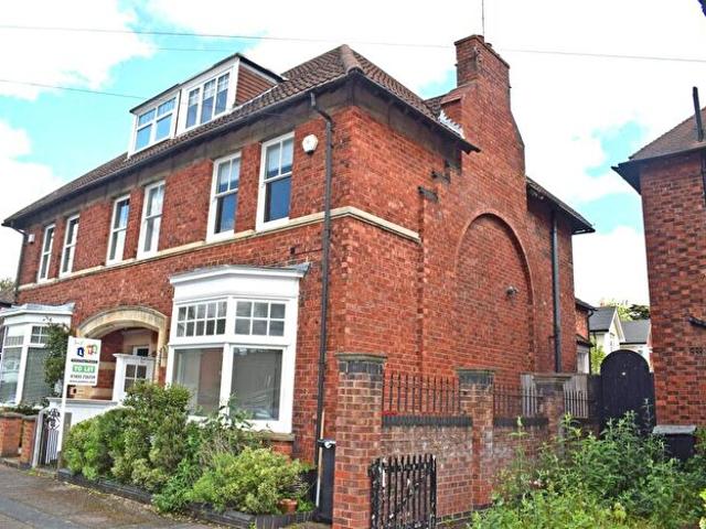 4 Bedroom Semi Detached House To Rent In The Drive, Kettering, NN15