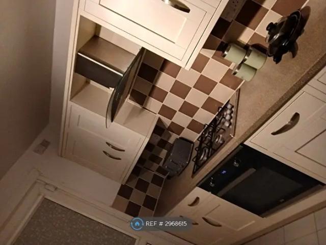 4 Bedroom Semi Detached House To Rent In The Drift, Nottingham, NG11