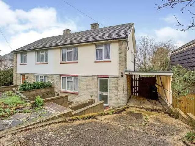 4 bedroom Semi Detached House to rent, Spring Rise, Egham, TW2.