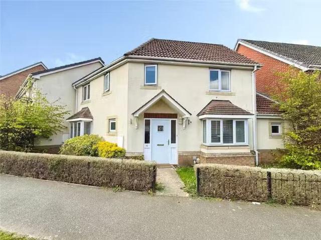 4 bedroom Semi Detached House to rent, Tiber Road, North Hykeh.