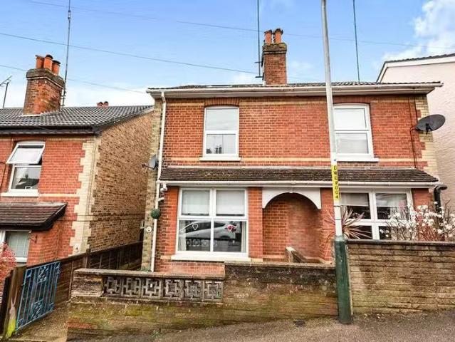 4 bedroom Semi Detached House to rent, Woodland Road, Tunbridg.