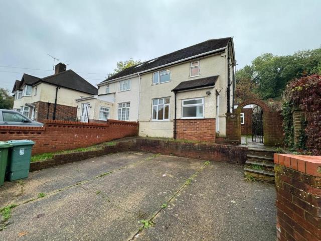4 bedroom semi detached house to rent