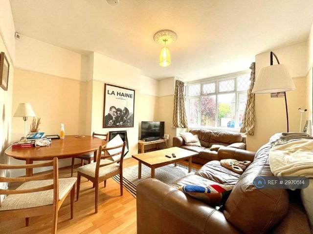 4 bedroom semi detached house to rent