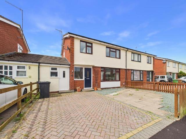 4 bedroom semi detached house to rent