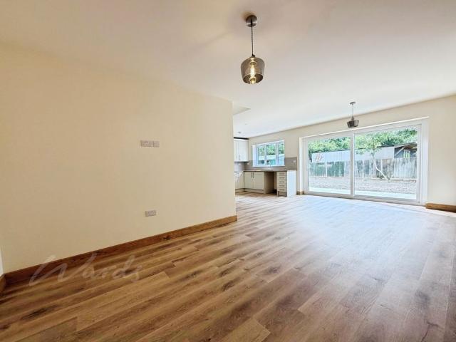 4 bedroom semi detached house to rent