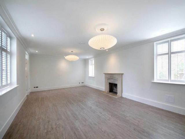 4 bedroom semi detached house to rent