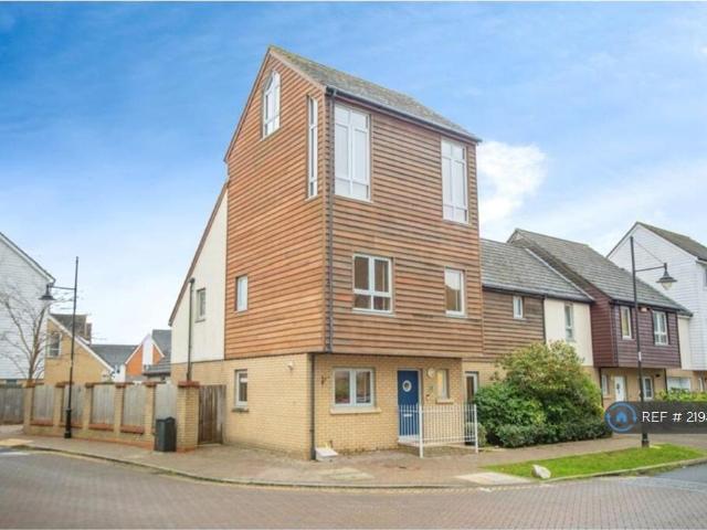 4 bedroom semi detached house to rent
