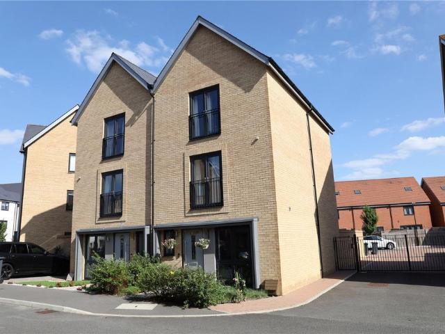 4 bedroom semi detached house to rent