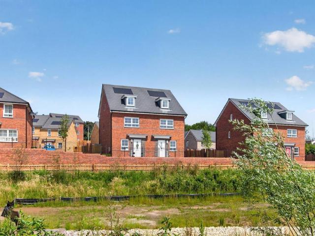 4 bedroom semi detached house to rent