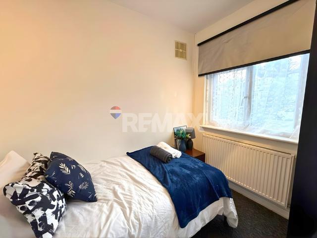 4 bedroom semi detached house to rent