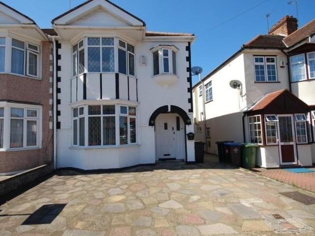 4 bedroom semi detached house to rent