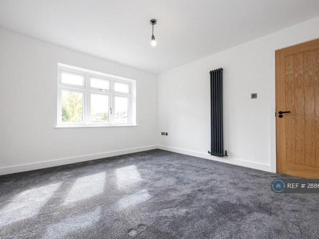 4 bedroom semi detached house to rent