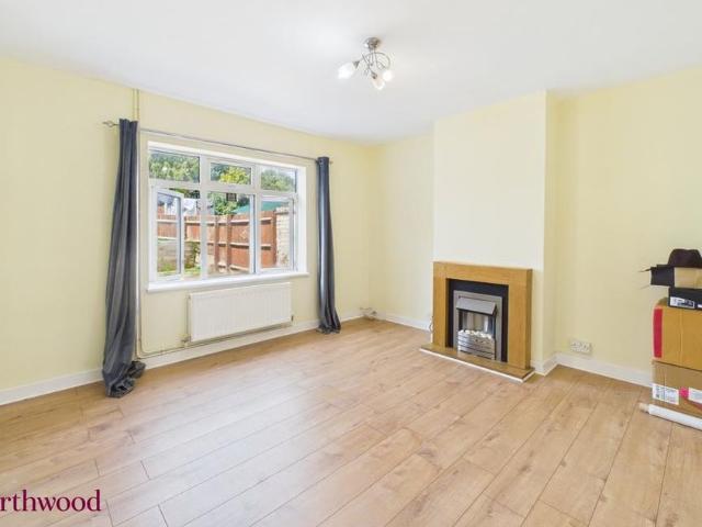 4 bedroom semi detached house to rent