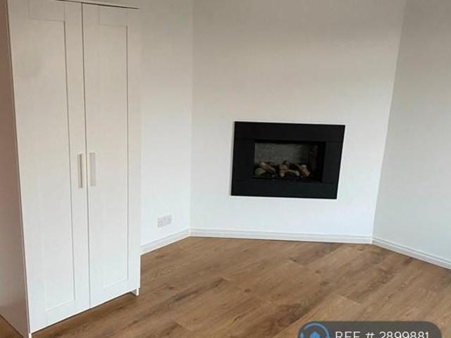 4 bedroom semi detached house to rent