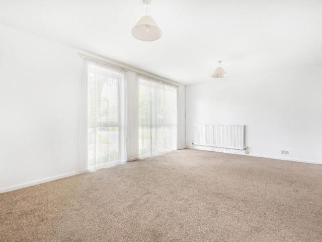4 bedroom semi detached house to rent
