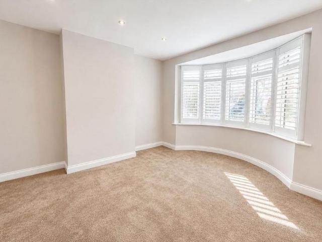 4 bedroom semi detached house to rent