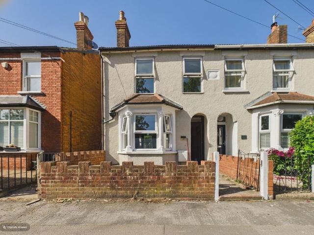 4 bedroom semi detached house to rent