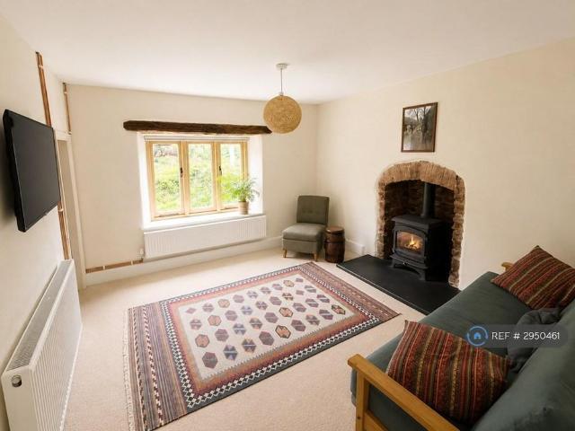 4 bedroom semi detached house to rent