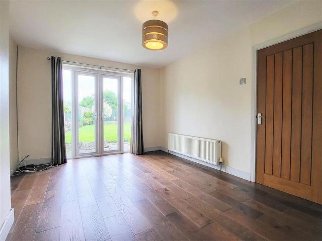 4 bedroom semi detached house to rent