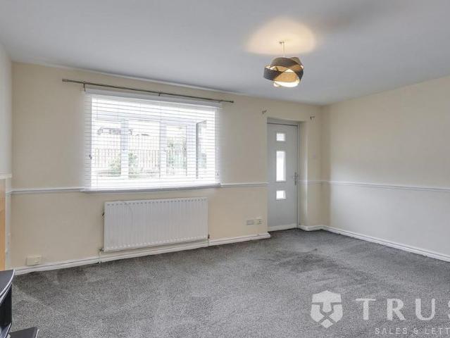 4 bedroom semi detached house to rent