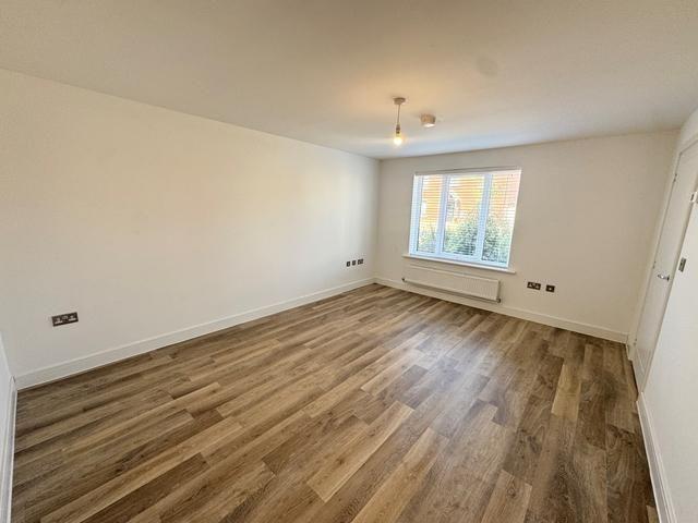 4 bedroom semi detached house to rent
