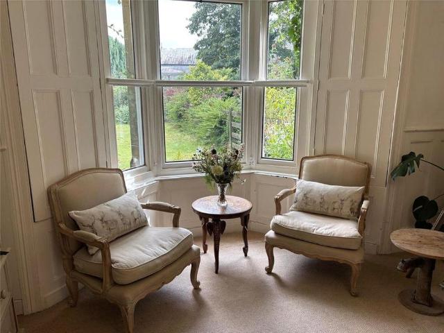 4 bedroom semi detached house to rent