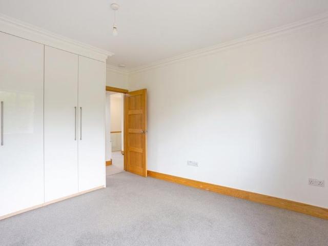 4 bedroom semi detached house to rent