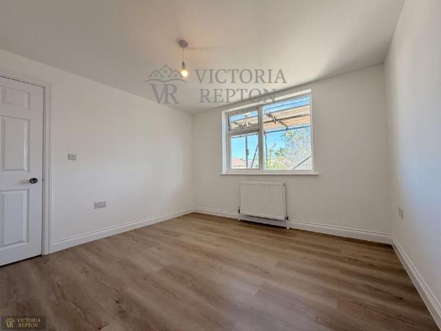 4 bedroom semi detached house to rent