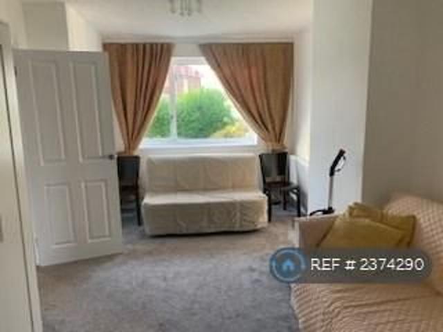 4 bedroom semi detached house to rent