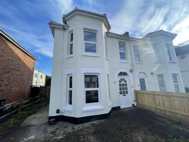 4 bedroom semi detached house to rent