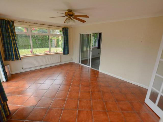 4 bedroom semi detached house to rent