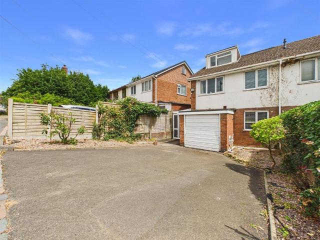 4 bedroom semi detached house to rent