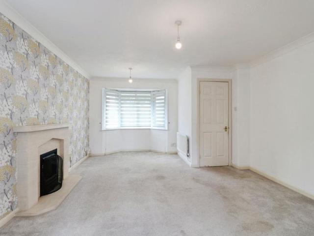 4 bedroom semi detached house to rent