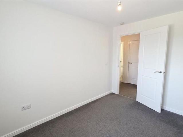 4 bedroom semi detached house to rent