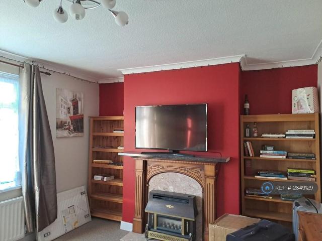 4 bedroom semi detached house to rent