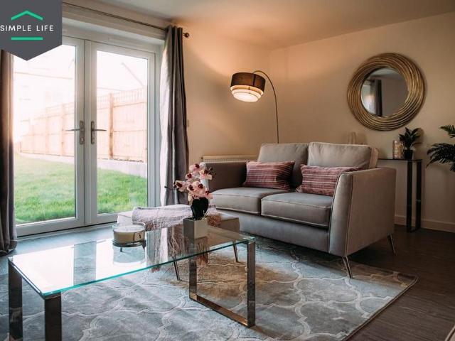 4 bedroom semi detached house to rent