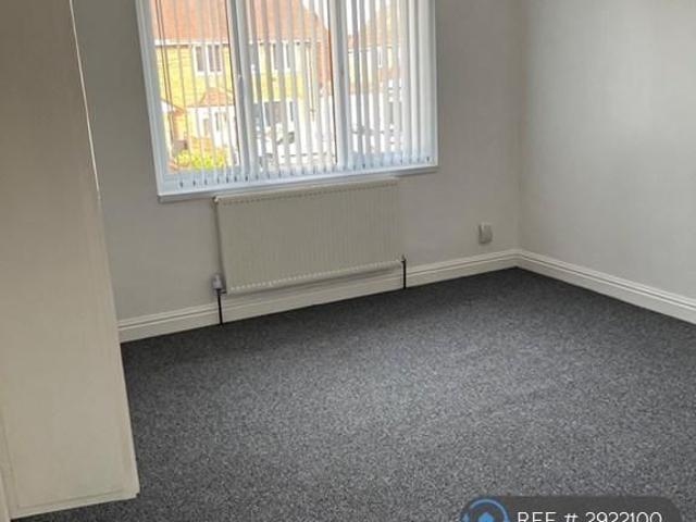 4 bedroom semi detached house to rent