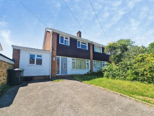 4 bedroom semi detached house to rent