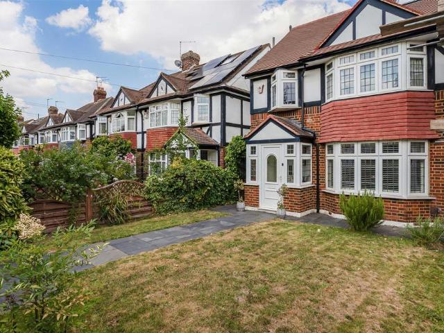 4 bedroom semi detached house to rent