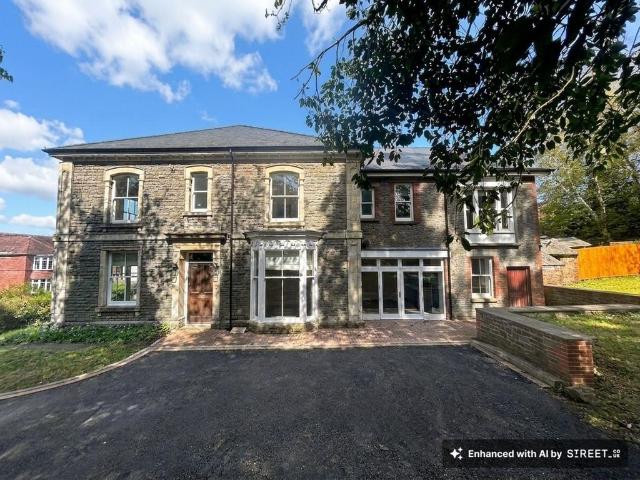4 bedroom semi detached house to rent