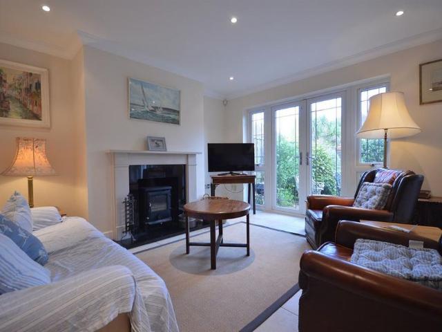 4 bedroom semi detached house to rent