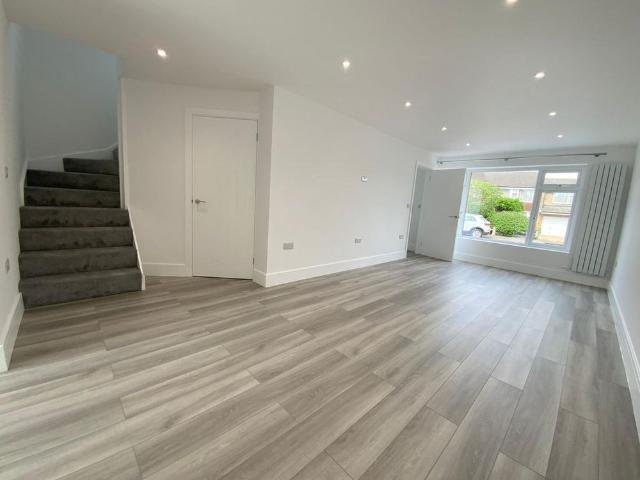 4 bedroom semi detached house to rent