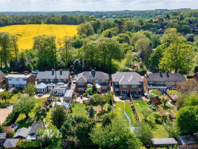 4 bedroom semi detached house to rent